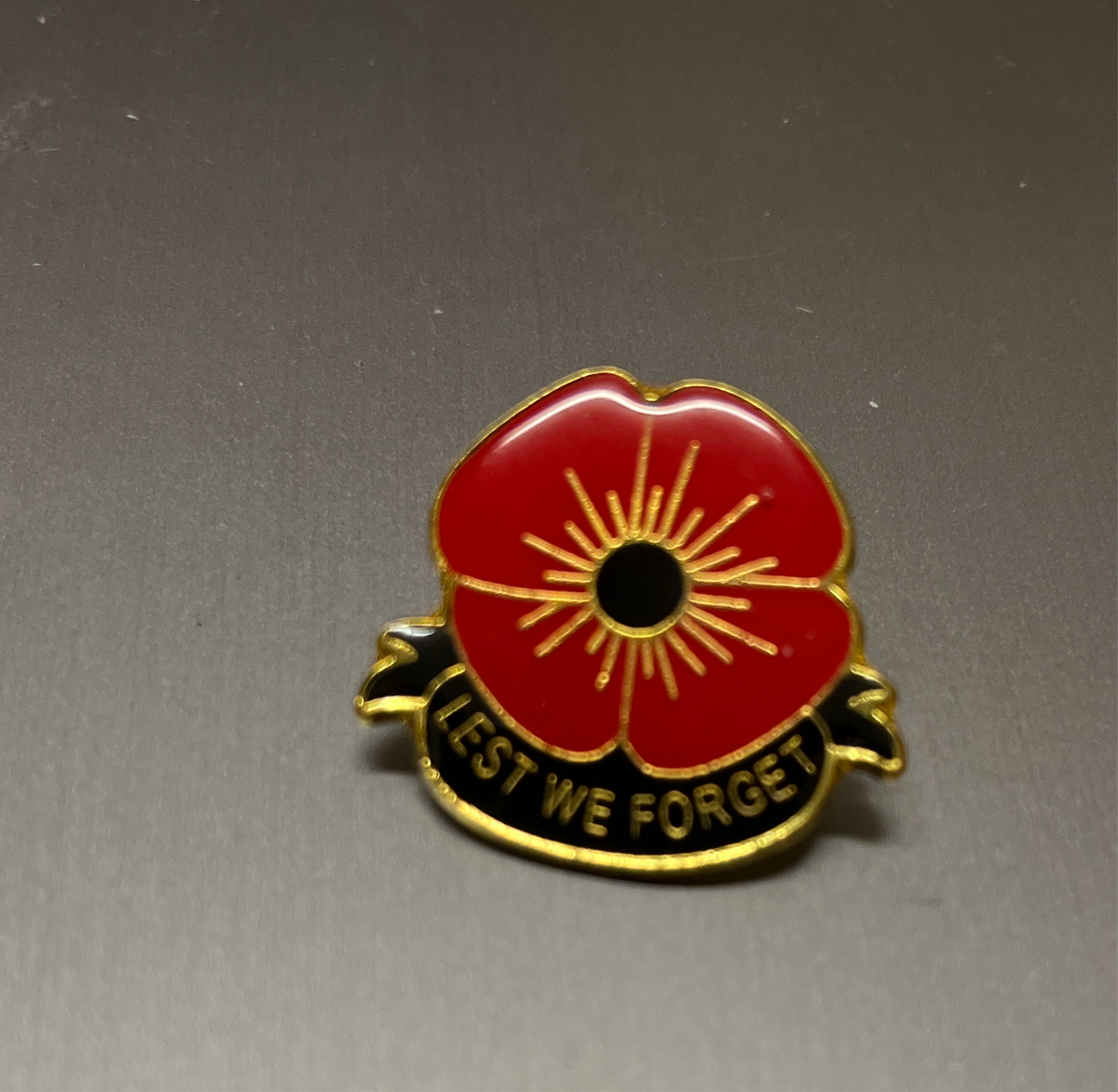 Poppy badge – Medals R Us Australia
